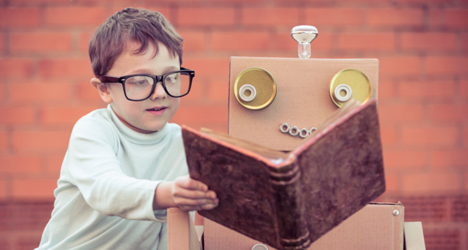 Los libros que nos hicieron soñar con robots | Fundación Telefónica España